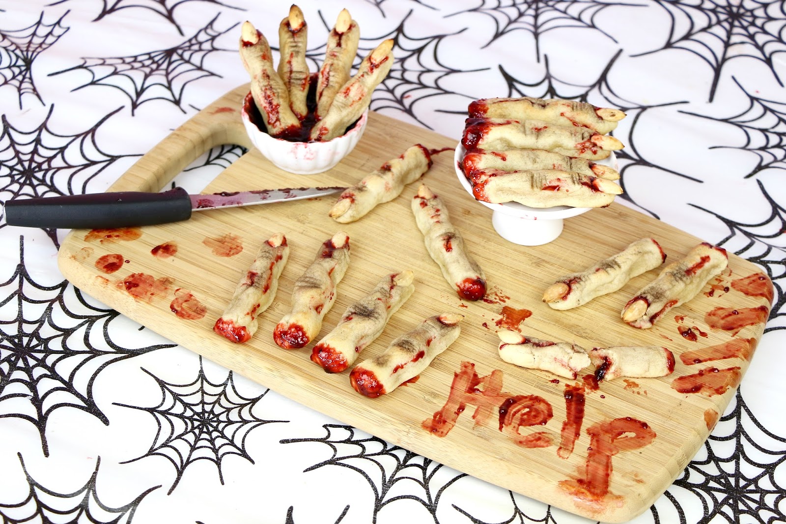 {VIDEO} Halloween Severed Finger Sugar Cookies - The Lindsay Ann