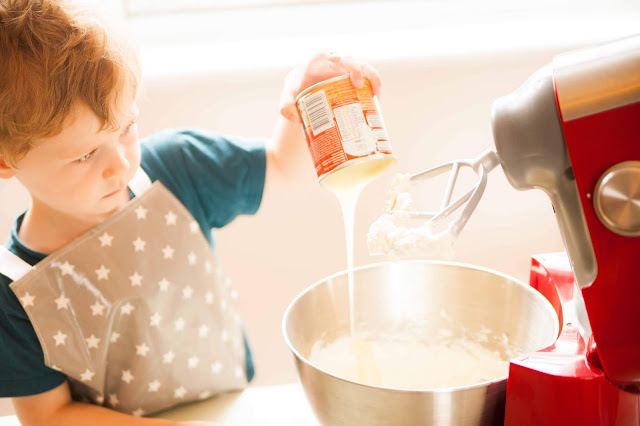 Home Family Life: Baking With Kids - Messy Me Apron Review
