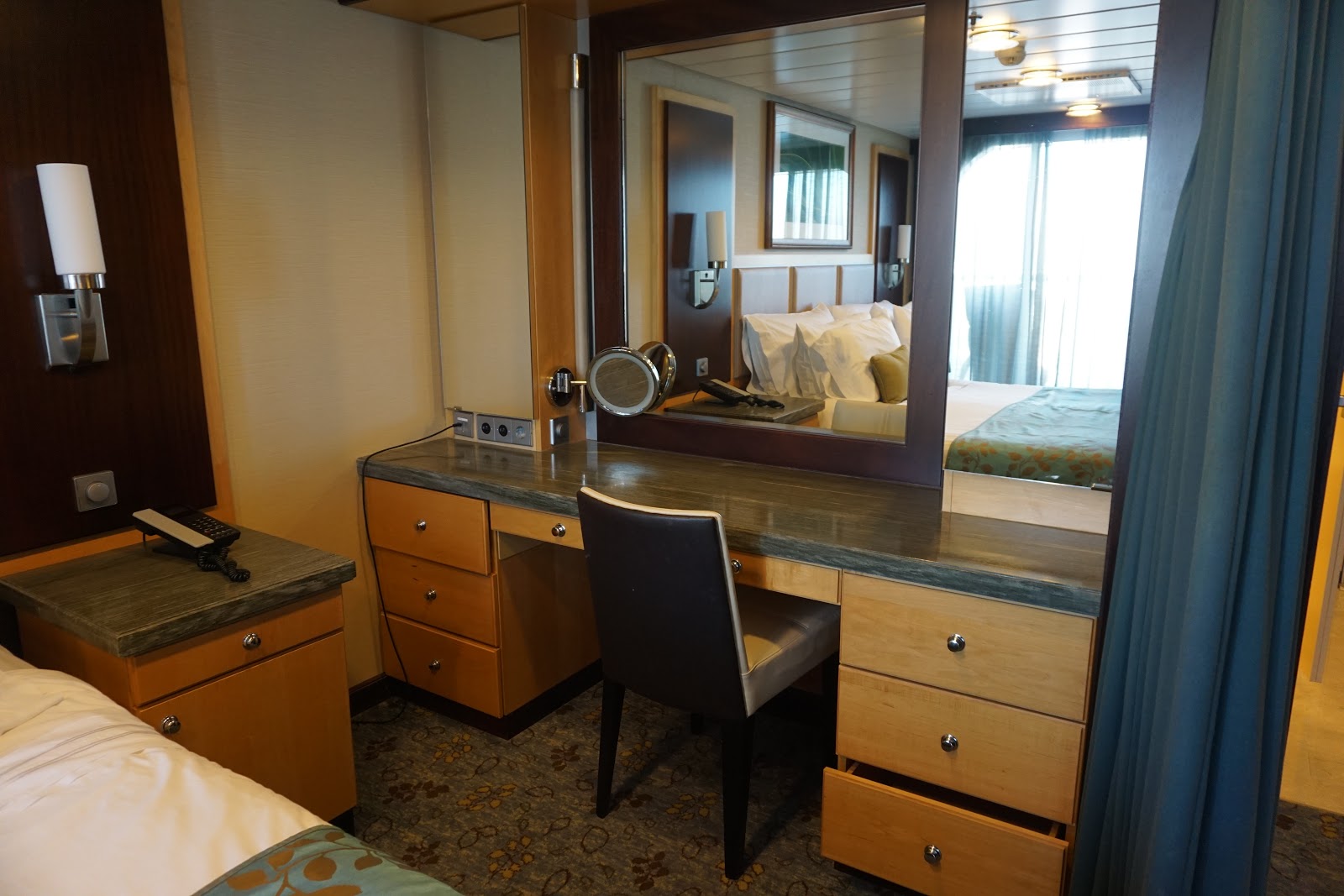 Cabins aboard the Oasis of the Seas | Travel Depot