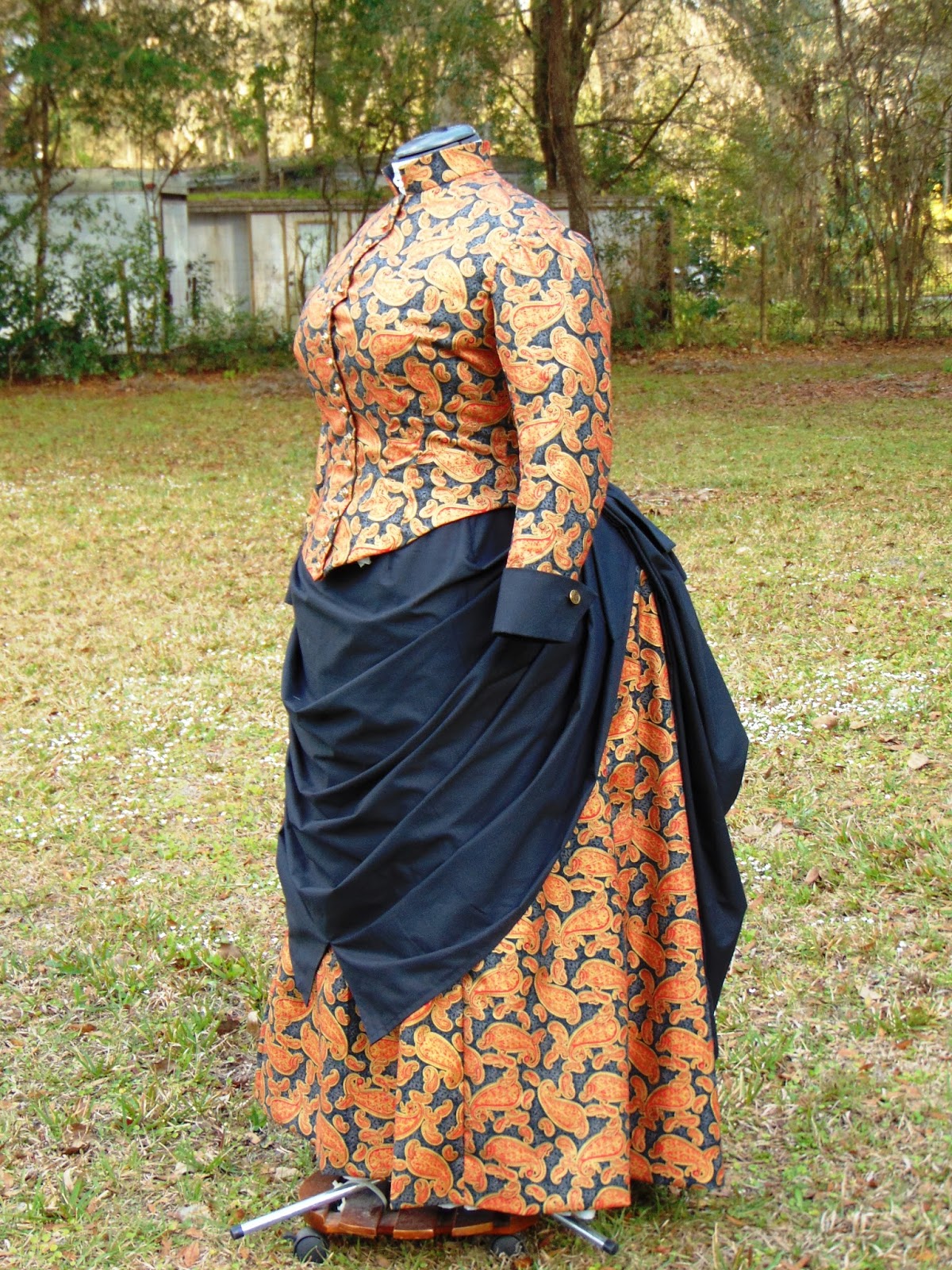 The Antique Sewist: 1887 Paisley Print Day Dress