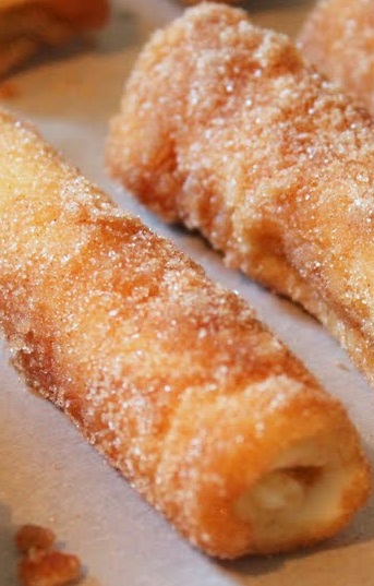 It's a Momsies World: Cream Cheese Bread Rolls