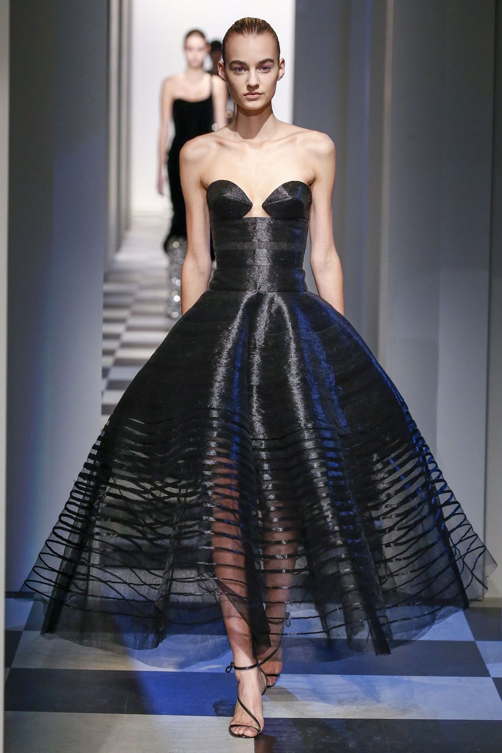 Spleen De Couture: A THIN LINE BETWEEN COUTURE AND READY TO WEAR