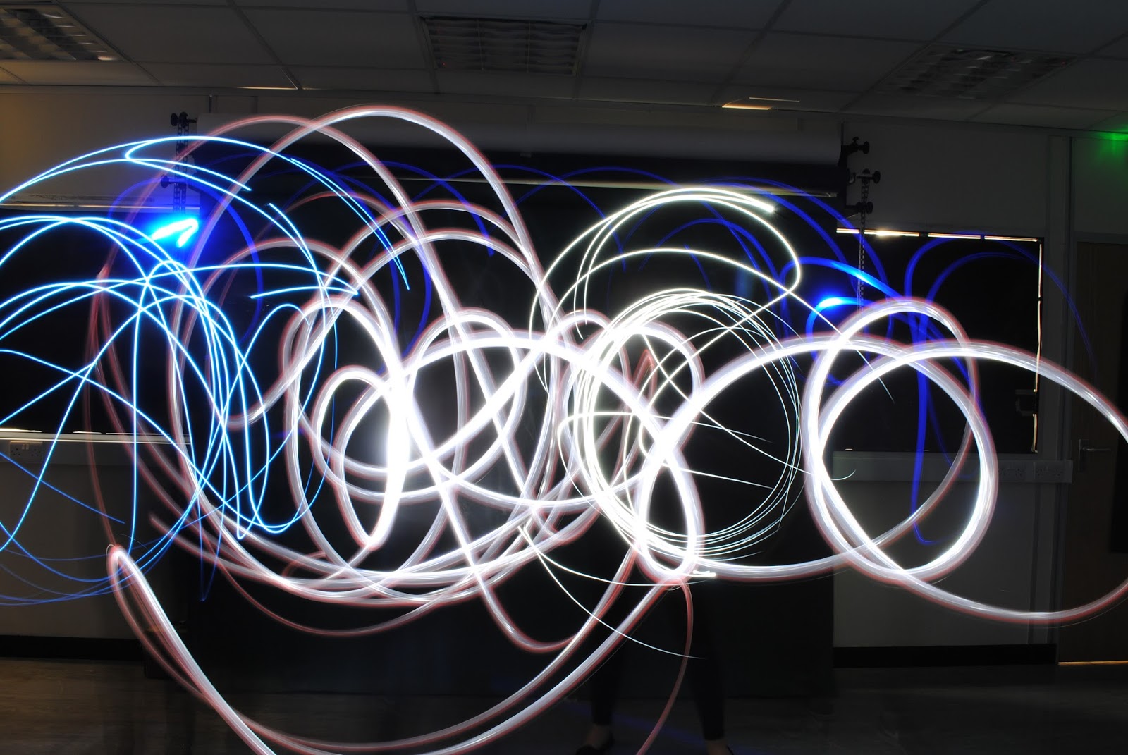 Media and graphics blog: Shutter speed and painting with light