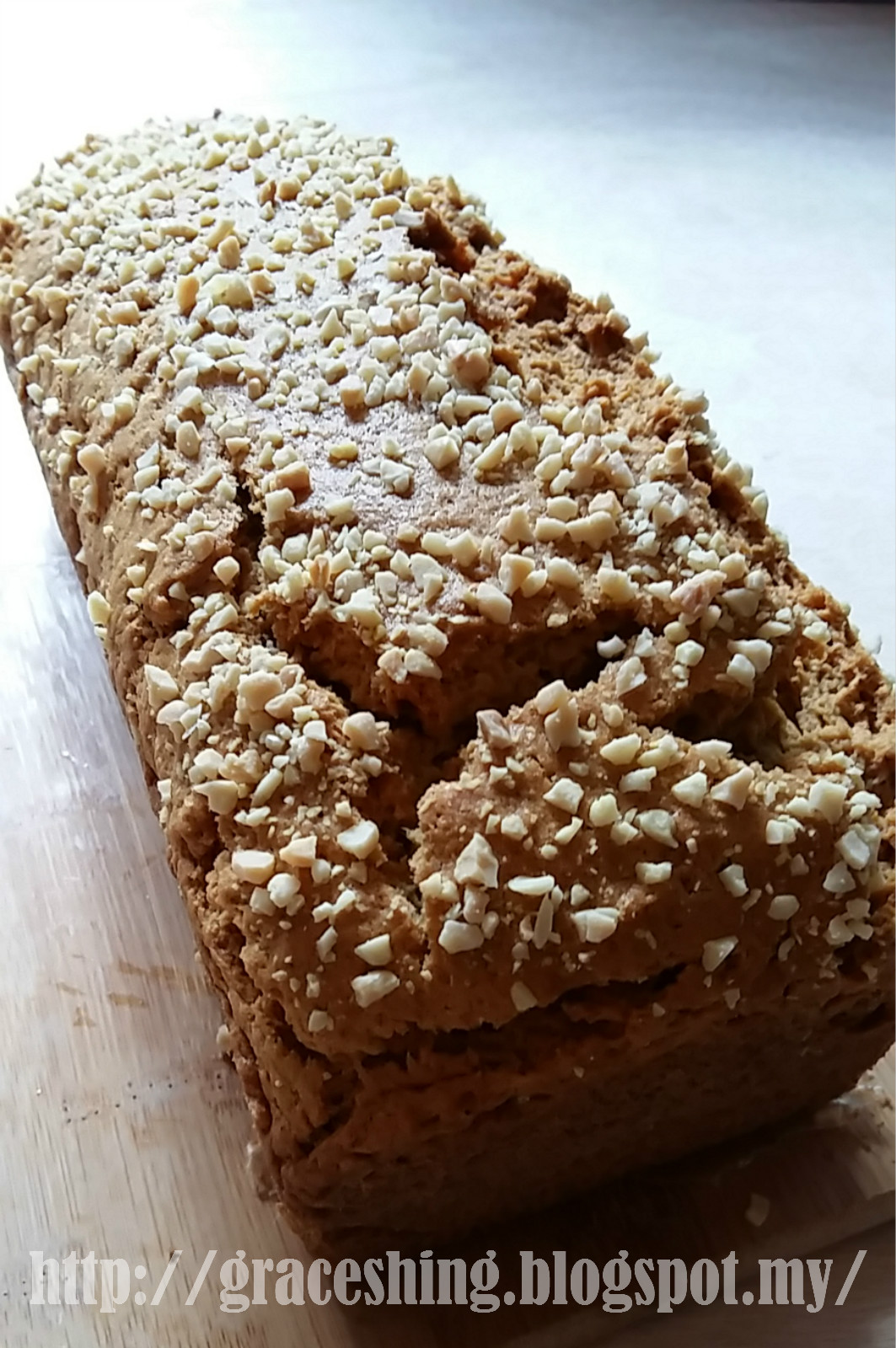 Grace's Blog 欣语心情: 芒果核桃蛋糕 Mango Walnut Cake