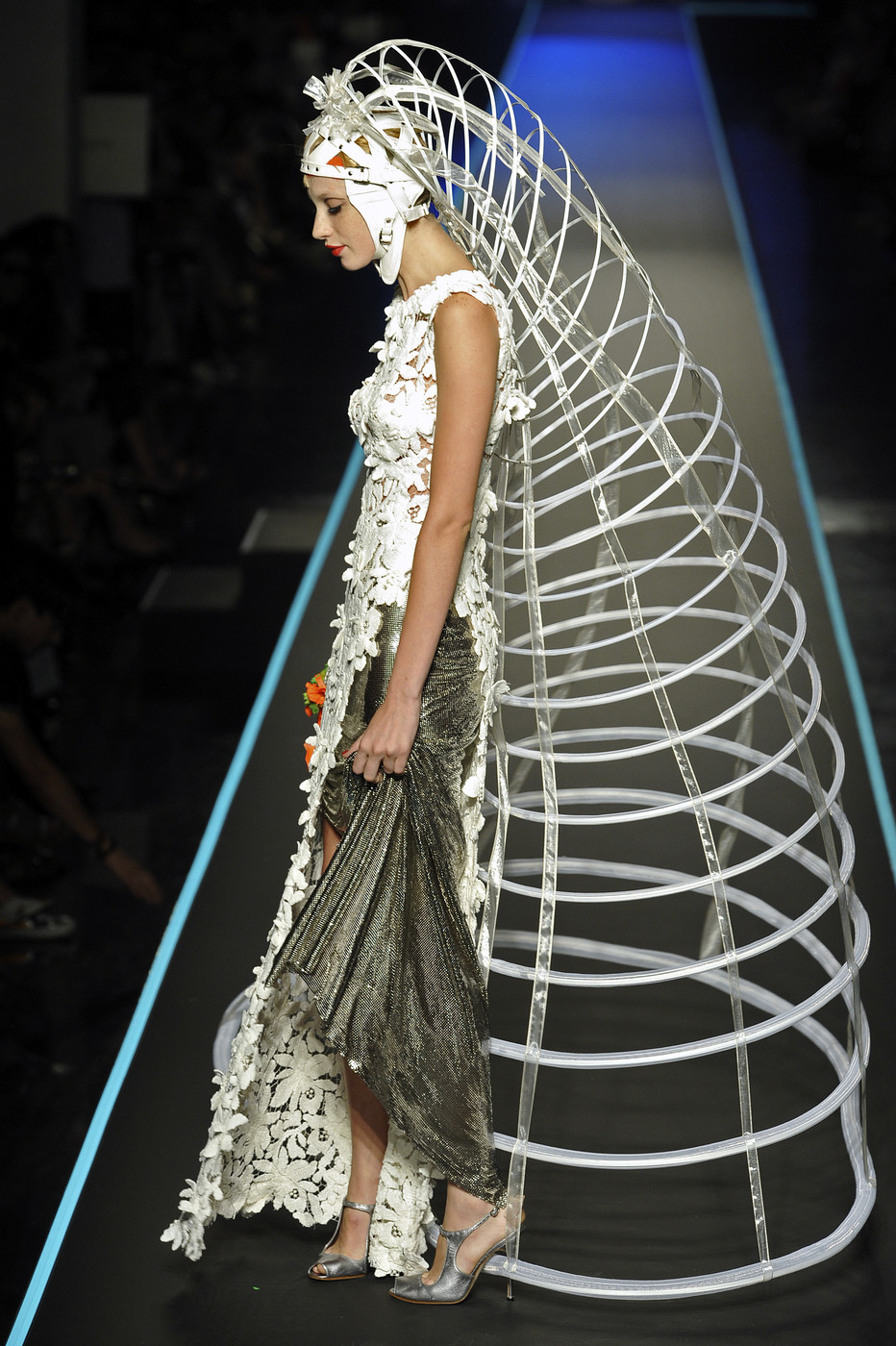 cuttings: crinolina (excursus fotografico)