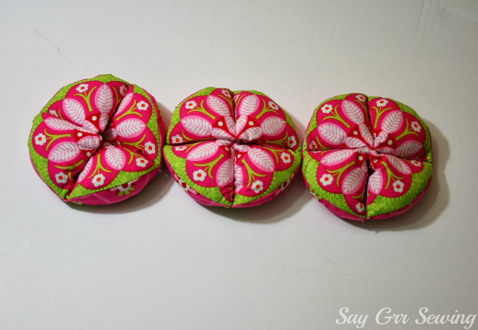 Say Grr Sewing: Puzzle Ball