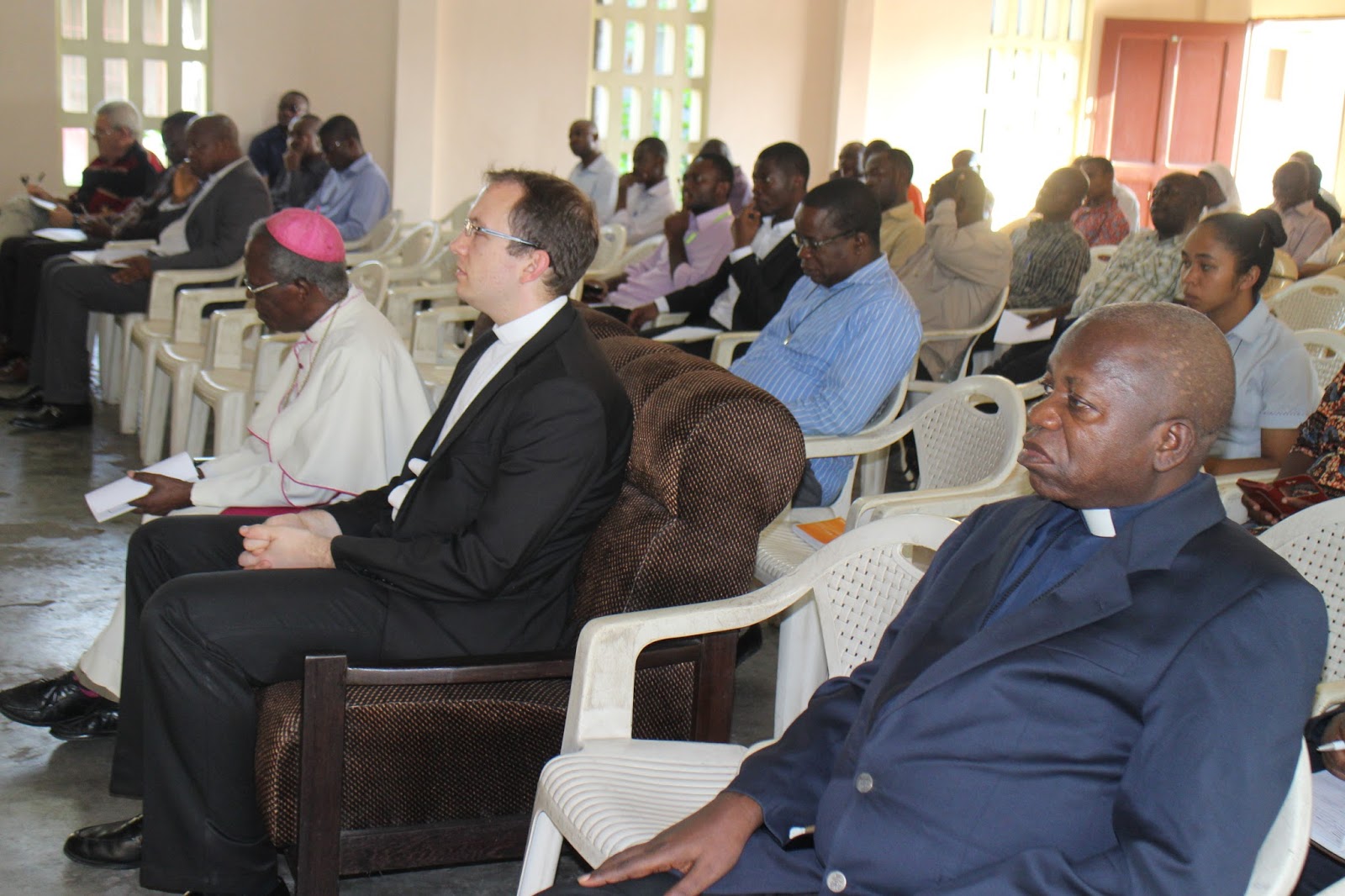 A la session de la Chaire Cardinal Malula, le jésuite Mpay Kemboli ...