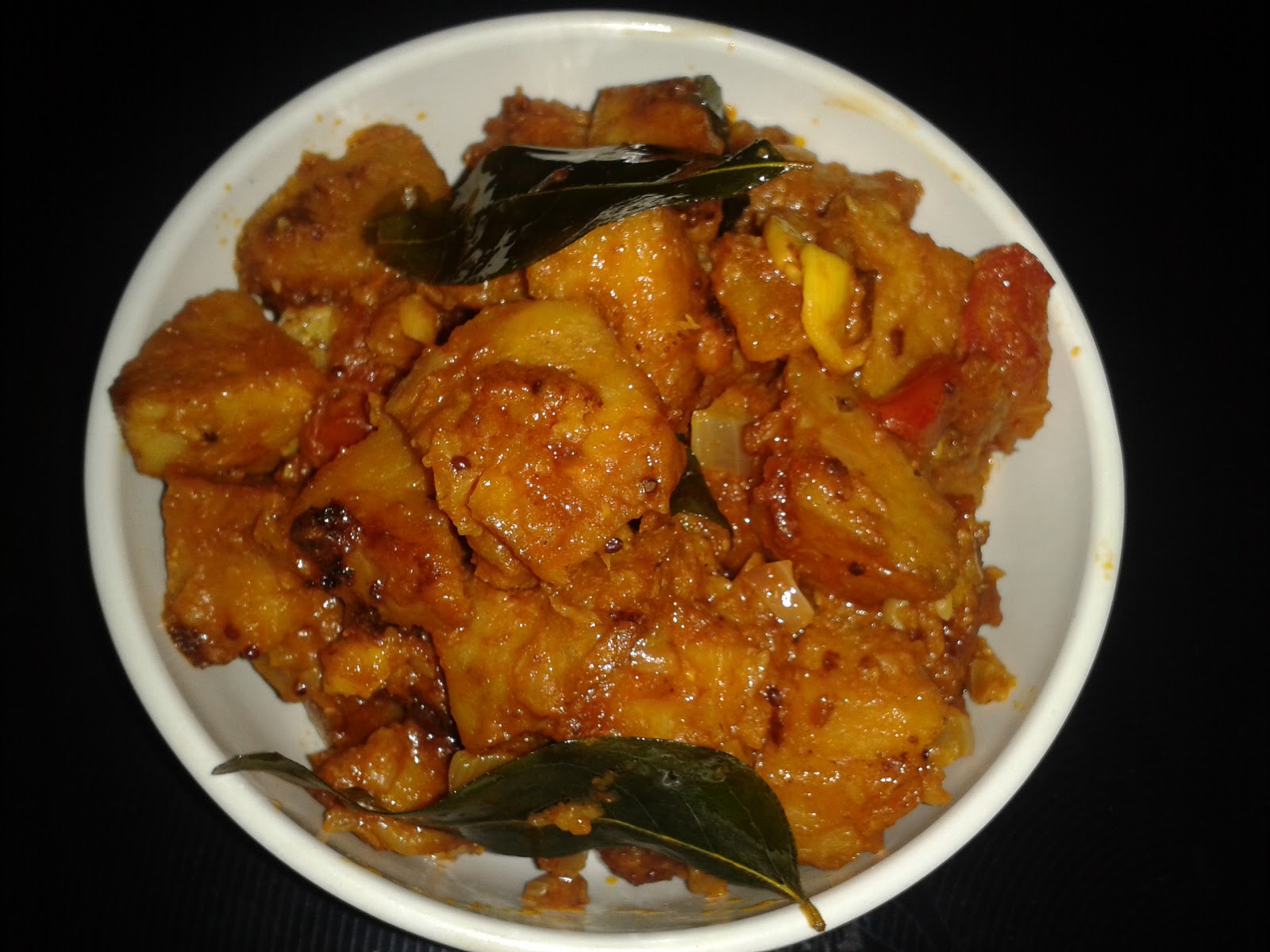MALINI'S DELIGHTS: YAM FRY / CHAMADUMPA VEPUDU / SUVARNA GEDDE PALYA