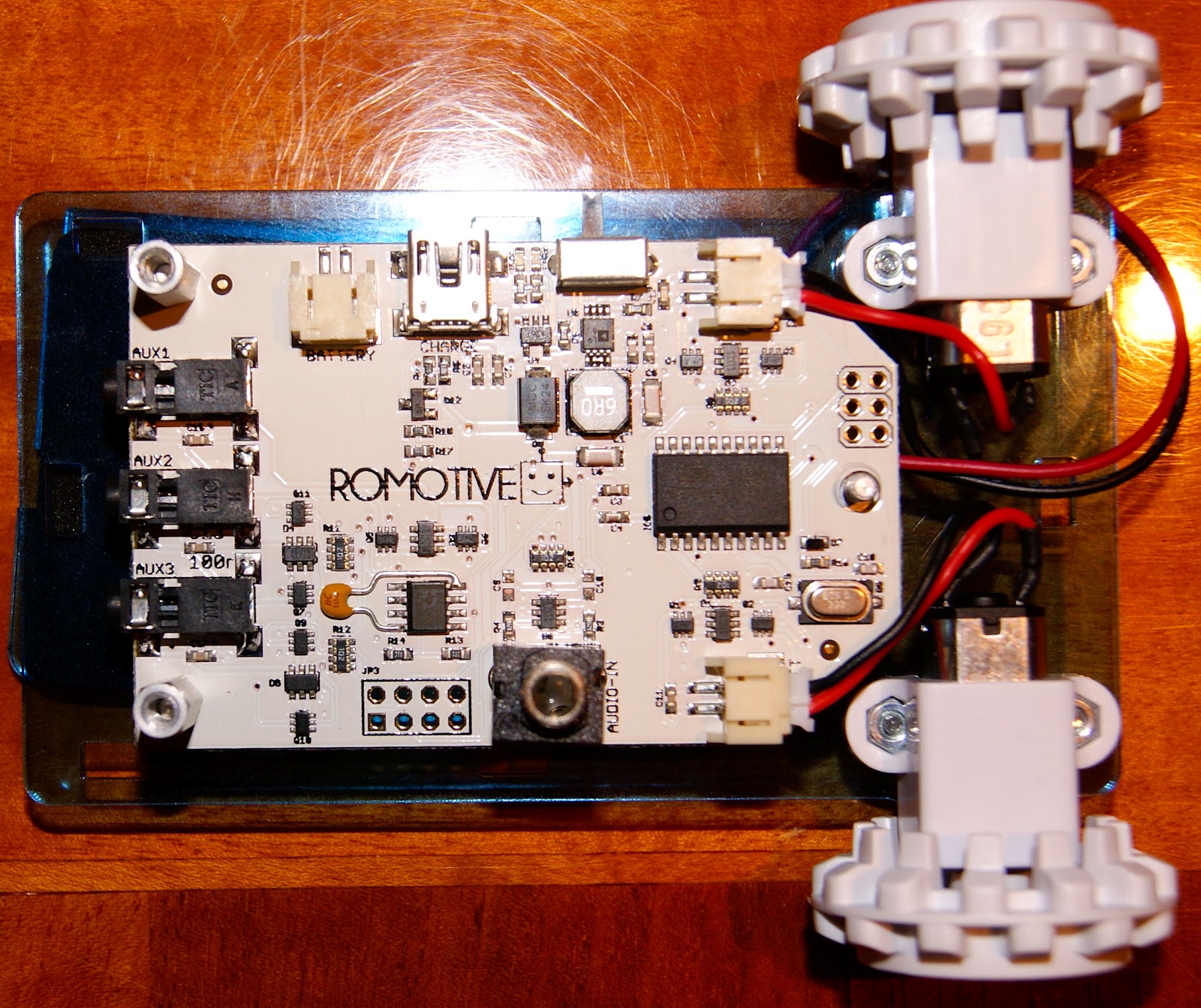 robotics - How is this motor on a Romotive controlled? - Electrical ...