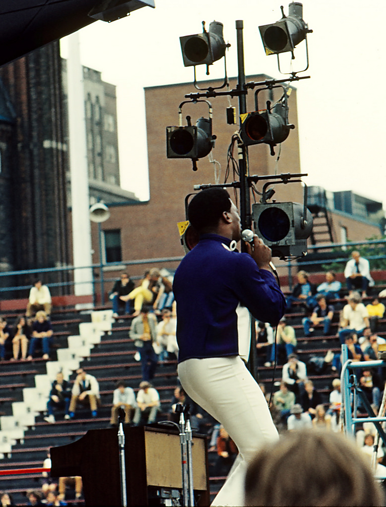 Wonderful Color Photographs of the Toronto Pop Festival, June 1969 ...