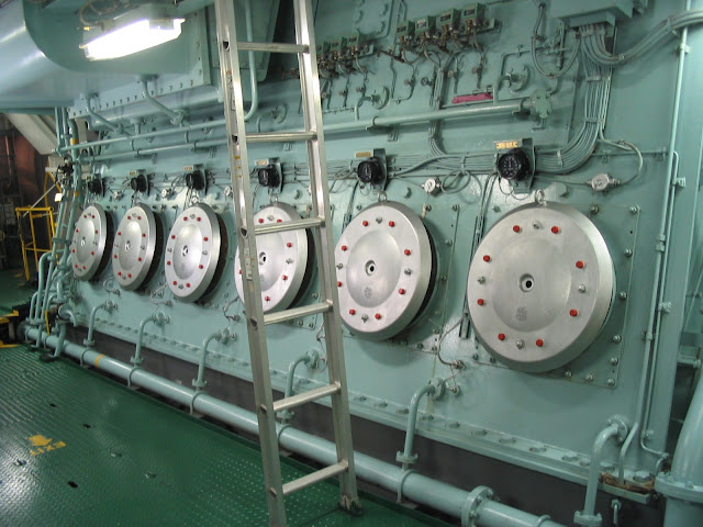 marine engineering: ENGINE ROOM PHOTOS AND COMPONENTS