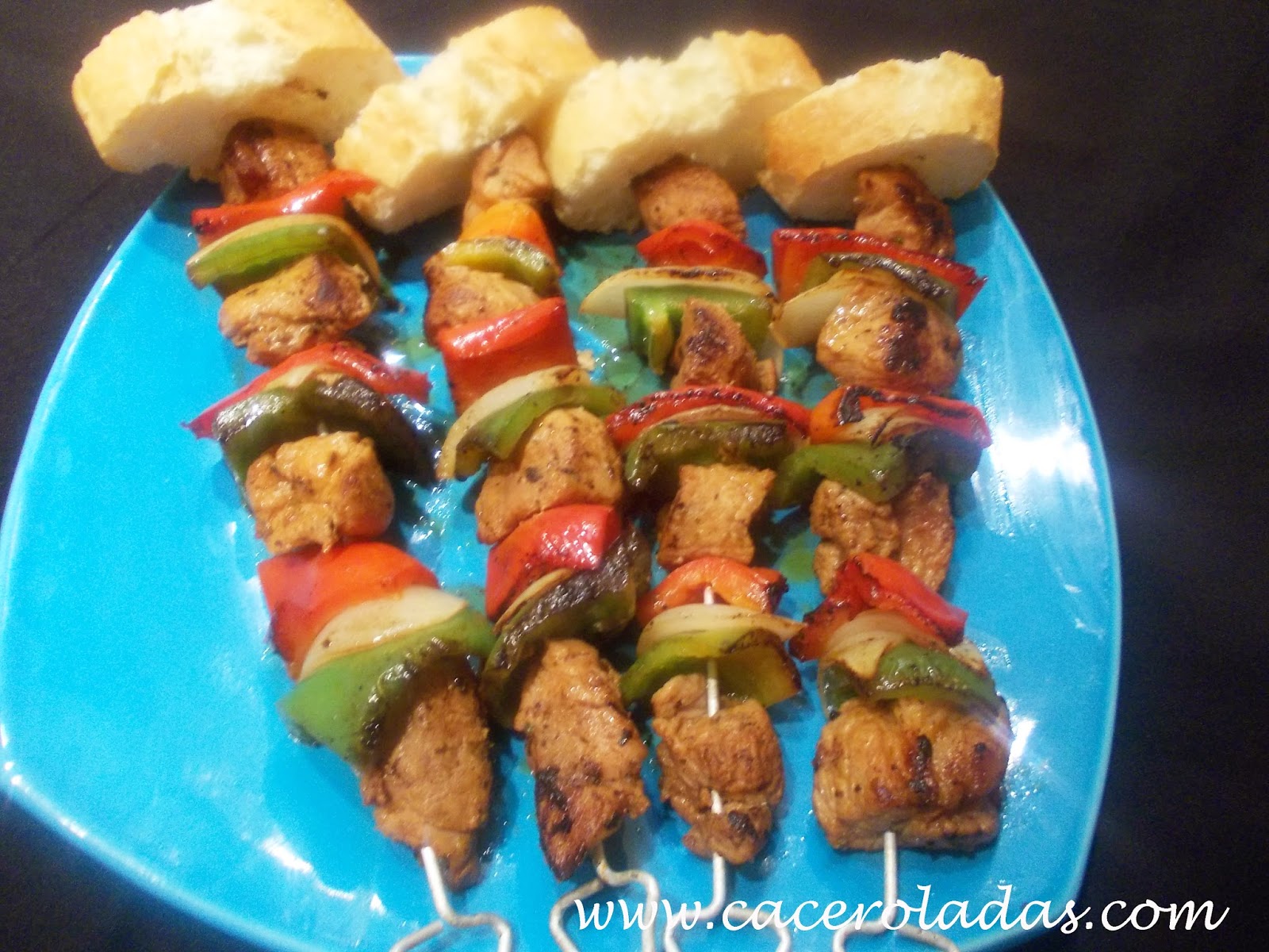 Pinchos morunos de cerdo y verduras (caseros) | Caceroladas