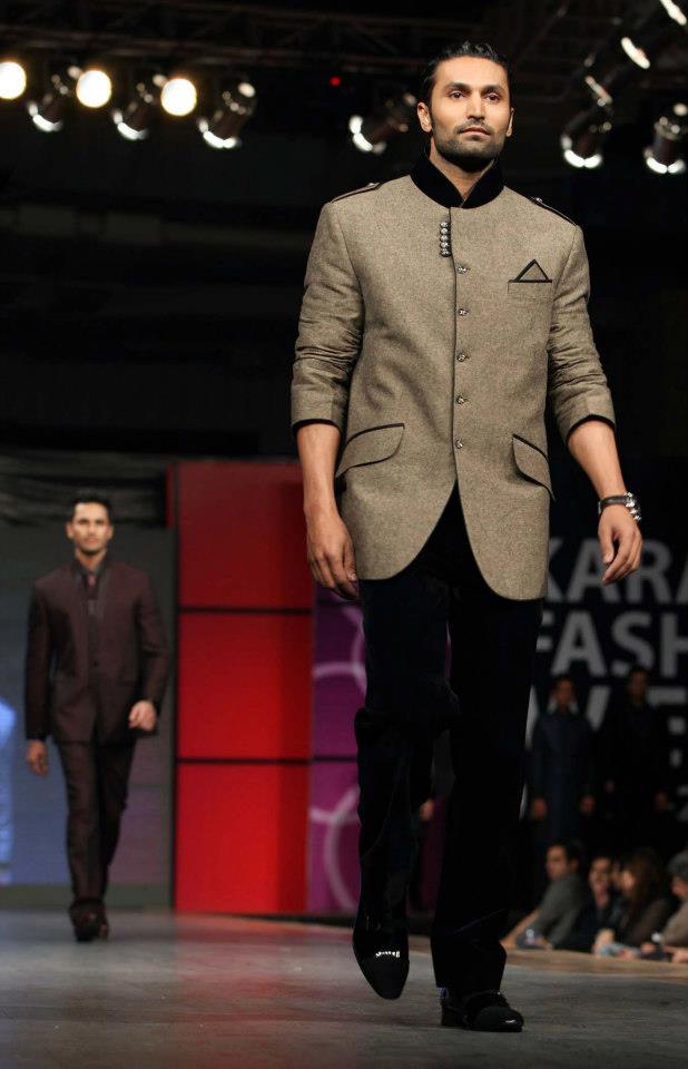 Yeempe Fashion: Wedding Dress for Men