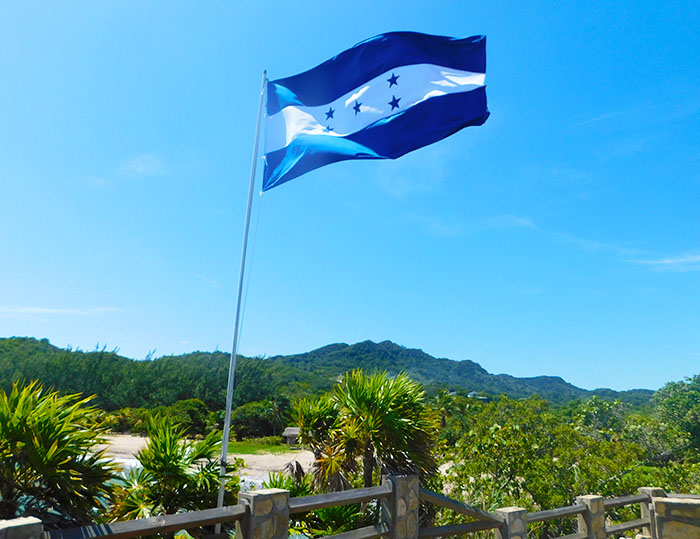 My Roatan - Adventures in Creating Nirvana: 197 years of independence