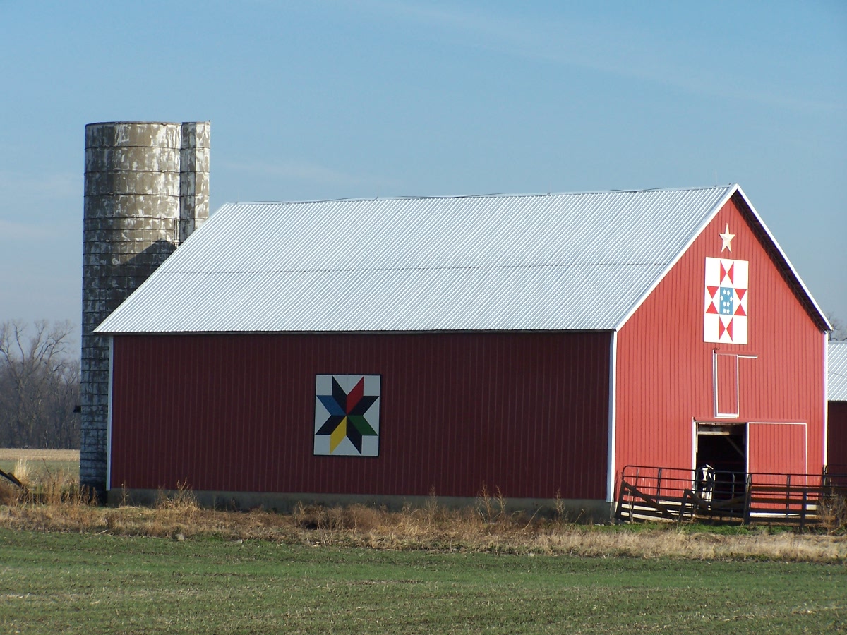 Hancock County, Ohio Barn Quilts: Tuttle- two barn quilt squares on one ...