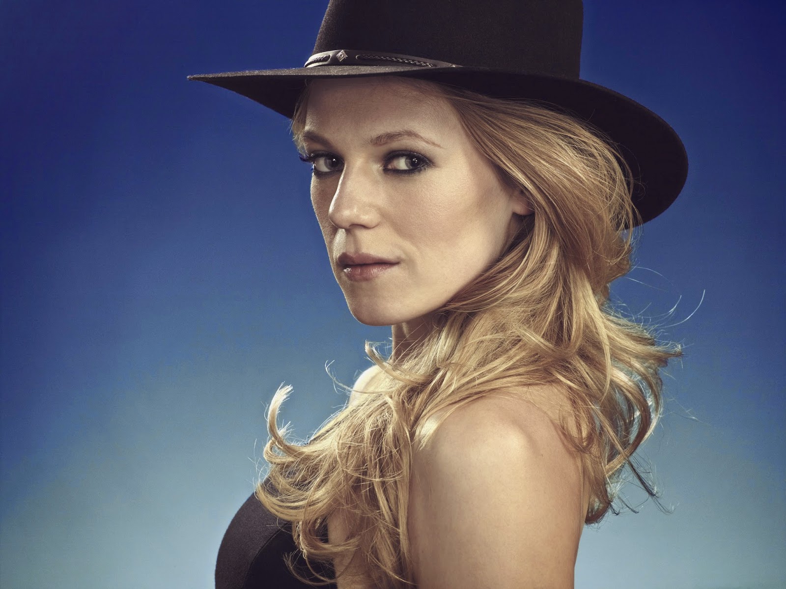 aboutnicigiri: Emma Bell