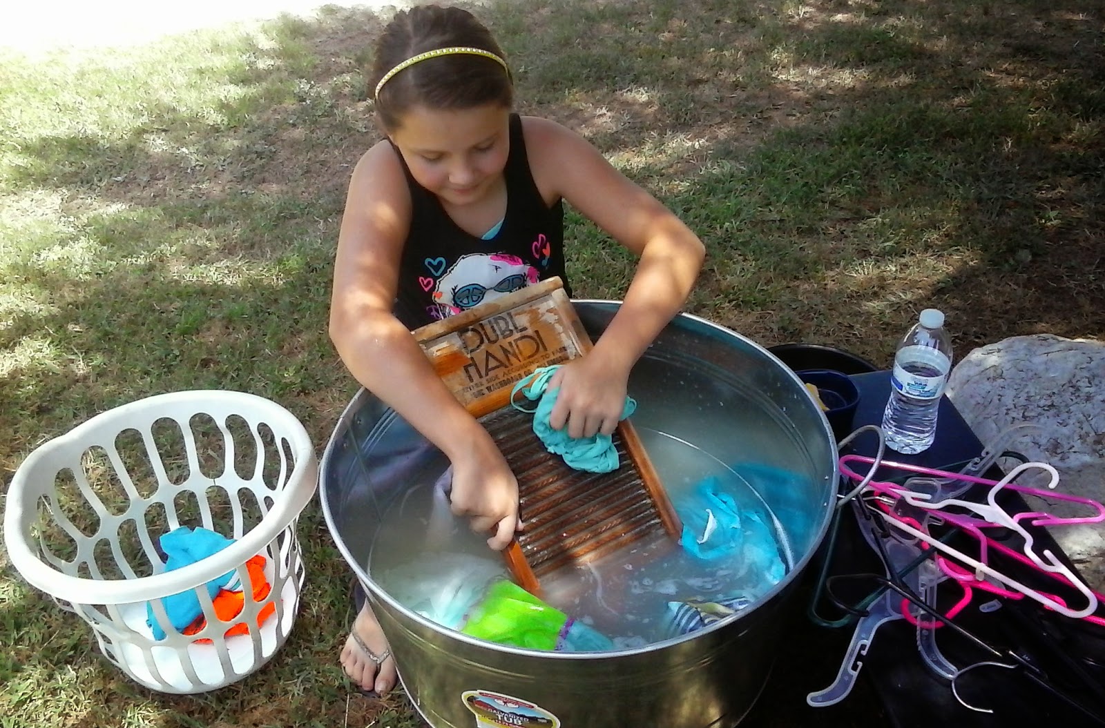 T he concentration in her face is amazing!