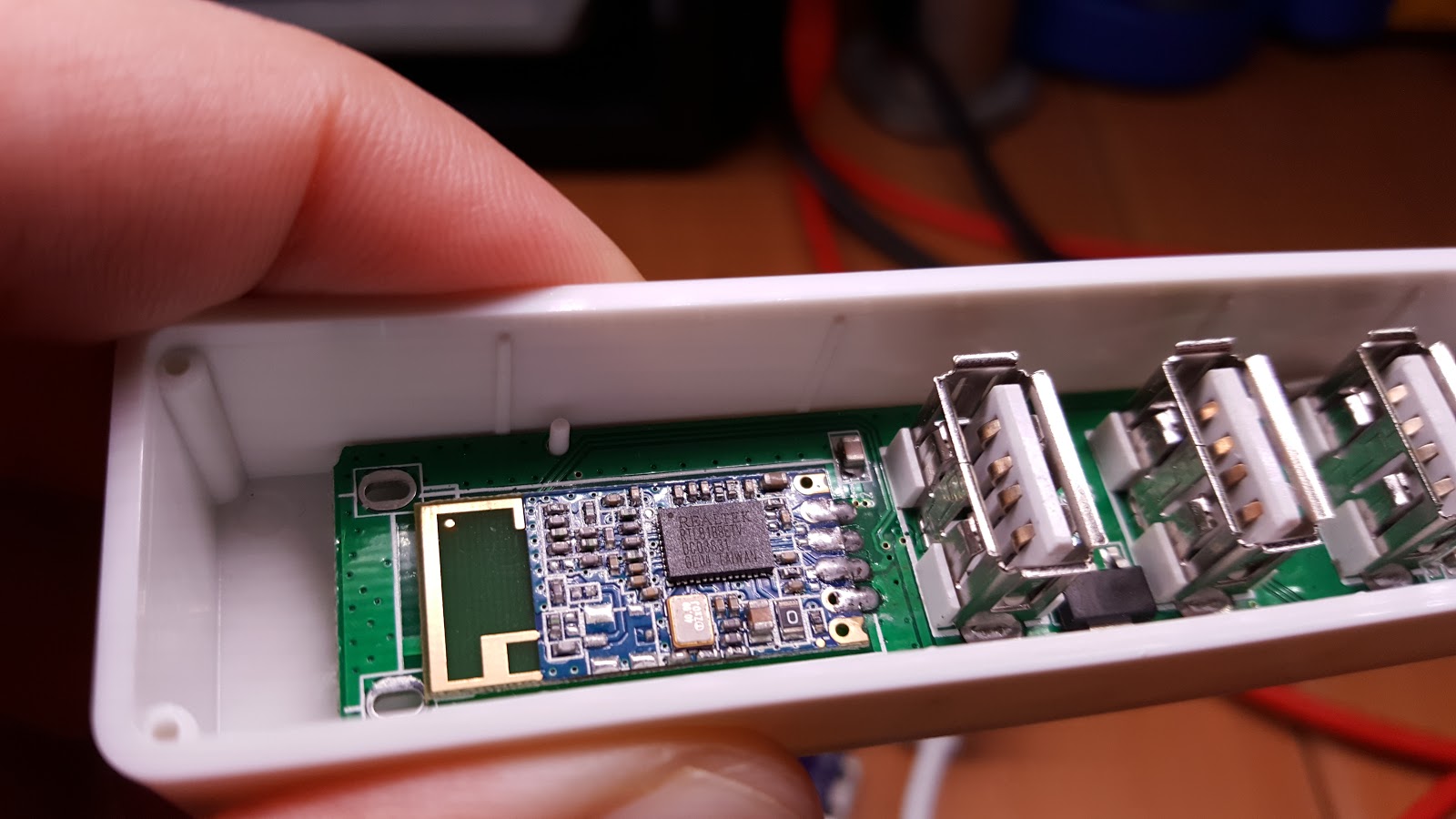 MobileWill: USB HUB + WiFi Teardown
