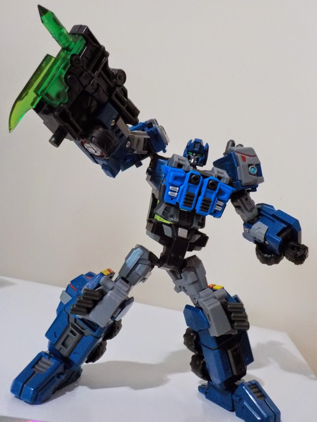Osh's Space Odyssey: Adventures in Sci-Fi Geekery: Fansproject Warbot ...