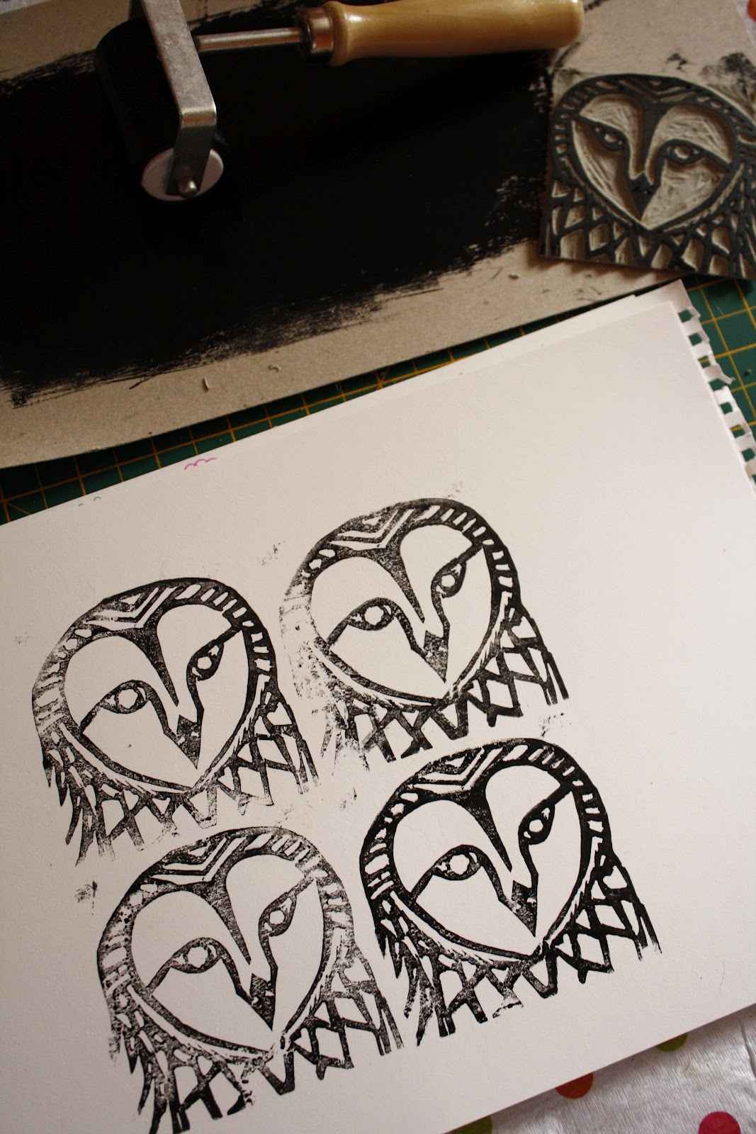 Laura Kennard graphic artist: Lino Printing