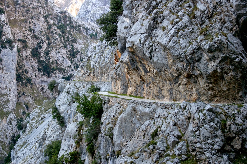Meridianos: La Ruta del Cares grabada desde un drone