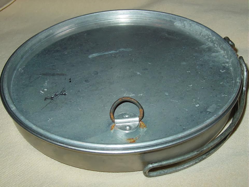 Webbingbabel: Military Mountain Cook Frying Pan 1967
