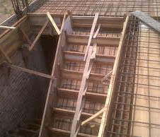 CARA PEMASANGAN BEKISTING TANGGA DI DALAM MANAJEMEN PROYEK ~ BRAVO '14