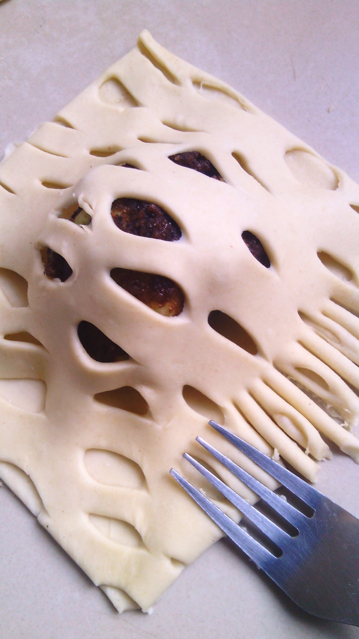 NUTMEG APPLE CAGES / Nairobi Kitchen