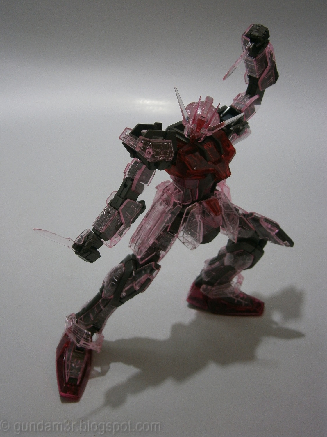 Aile Strike Rouge Gundam (Clear Color Version) MG Review Part 2