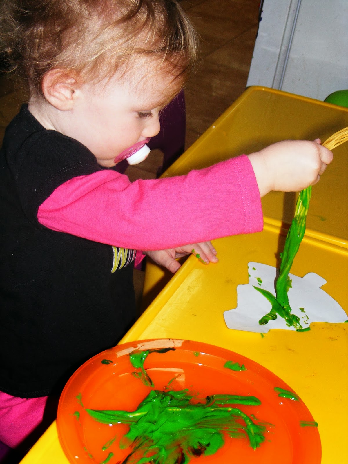 Kidspert: Spaghetti Paint Brushes