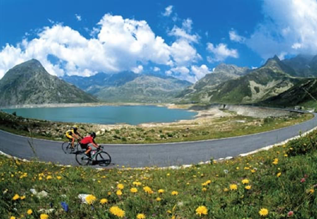 Crazy Drives: Stelvio Pass, Italy - FNNT