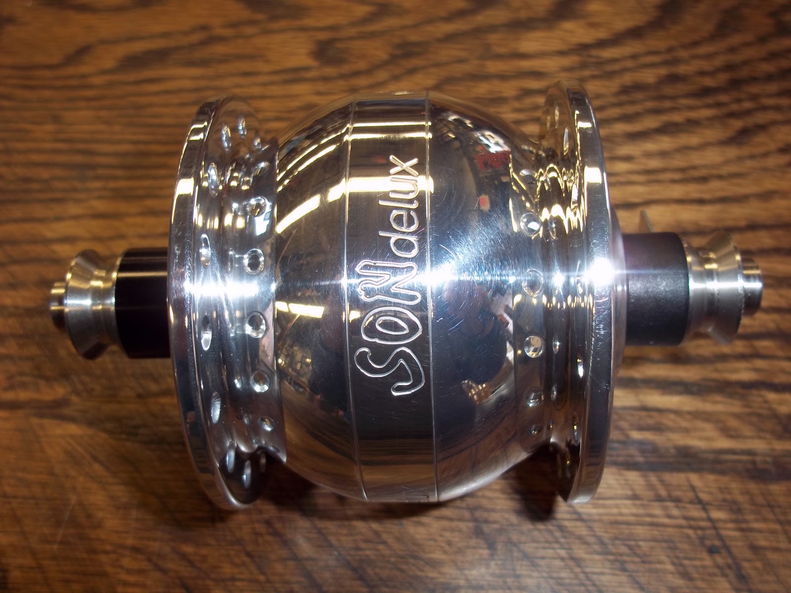 Piedmont Velo Sports: SON delux dynamo hub