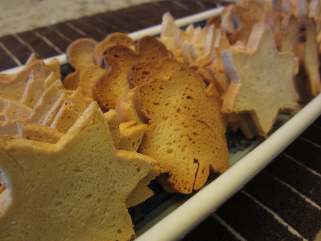 Cooking Through the Clippings: Valtrompia Canape Bread
