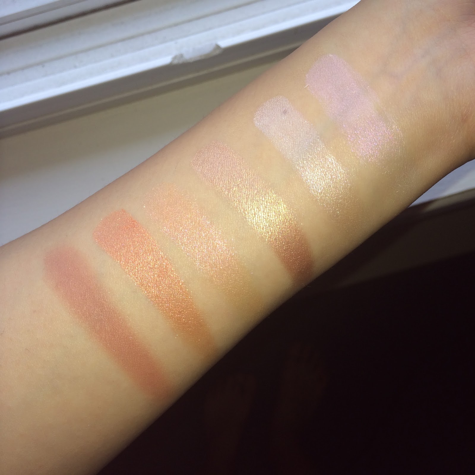 Miss BeautySunshinee: ColourPop: Highlighters!