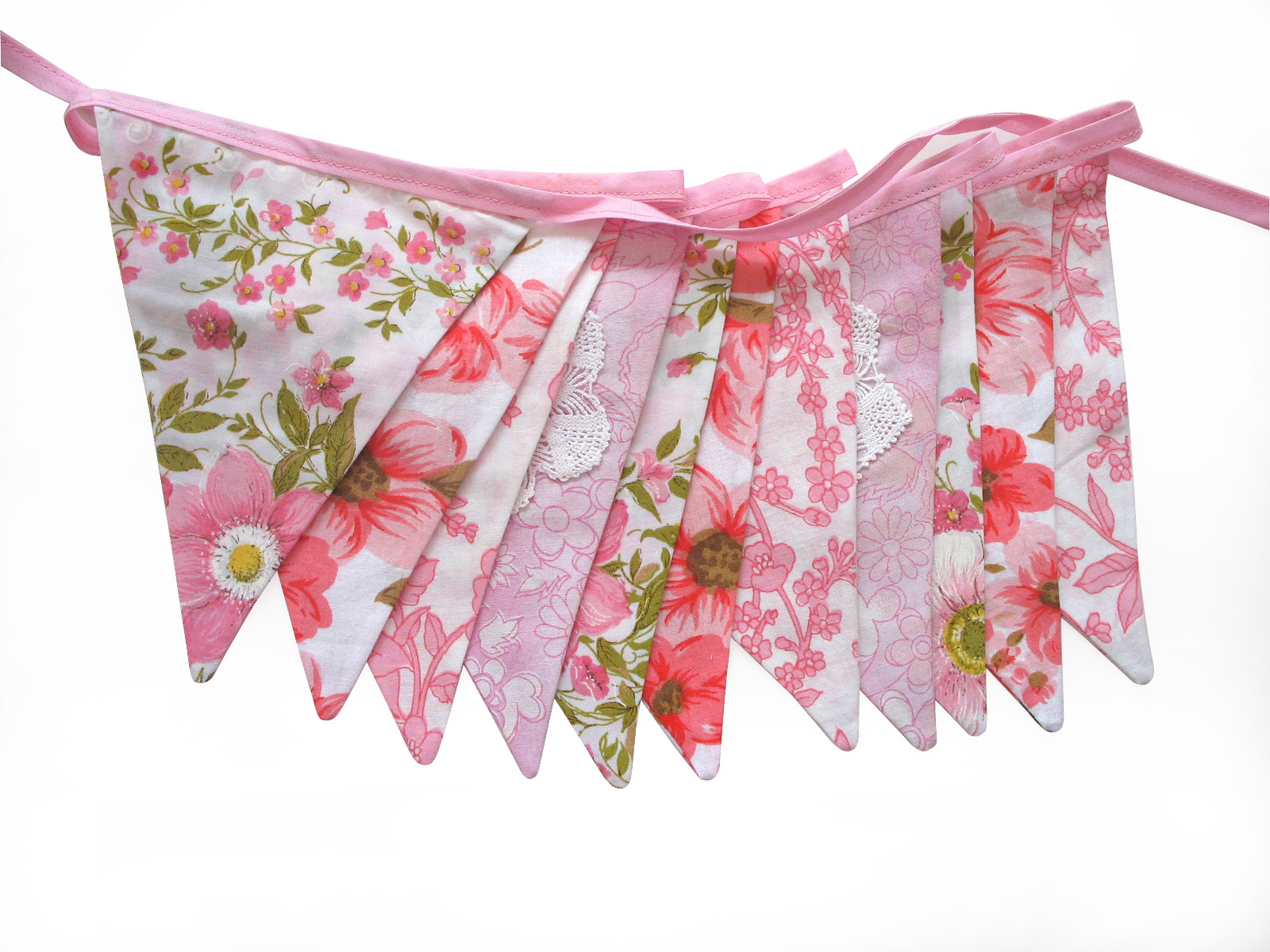 Merry-Go-Round Handmade: Mery-go-round Handmade just loves Bunting! So ...