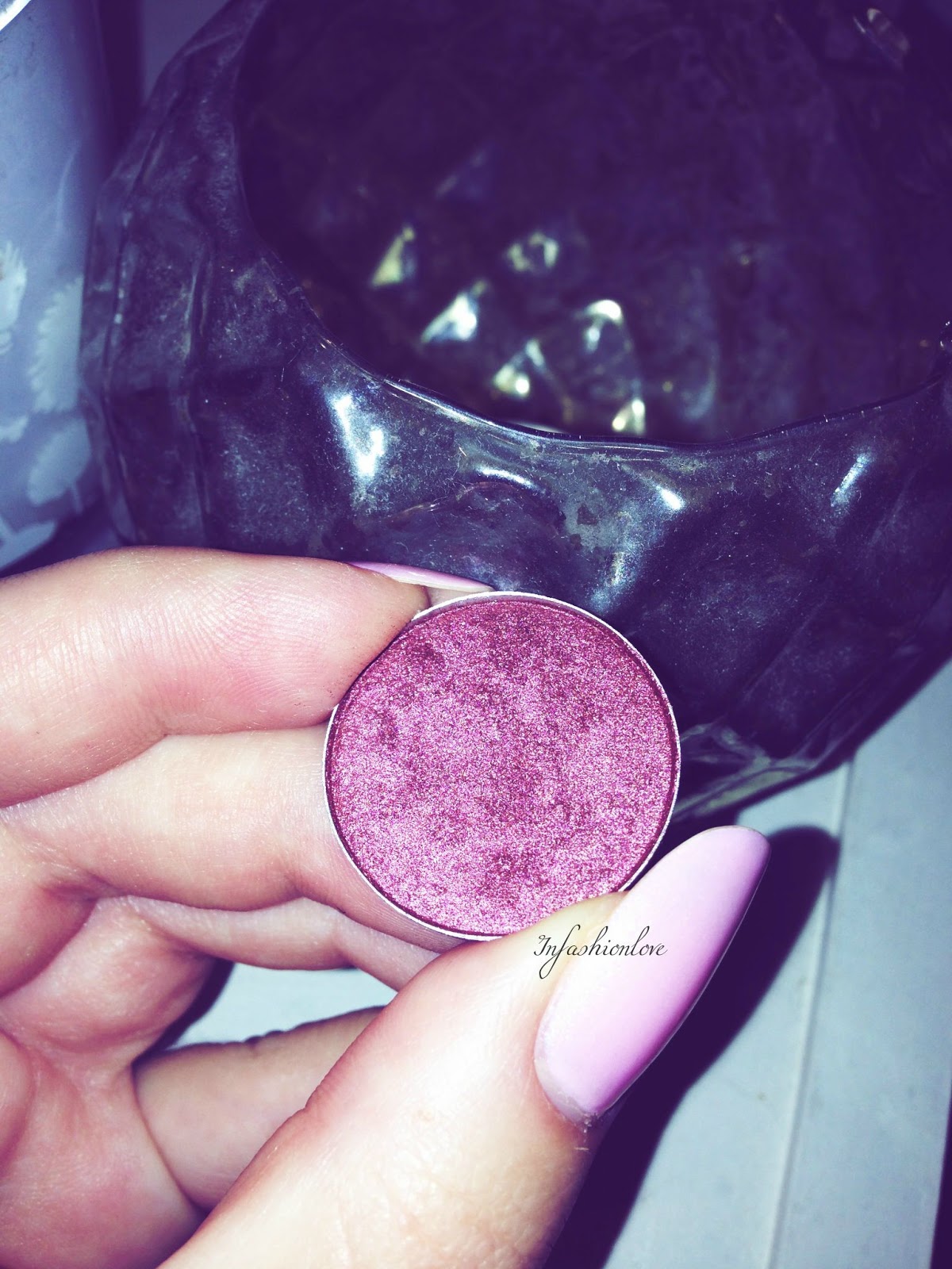 INFASHIONLOVE.COM: Smokey Eye with MAC Cranberry + Feline Power Kohl!