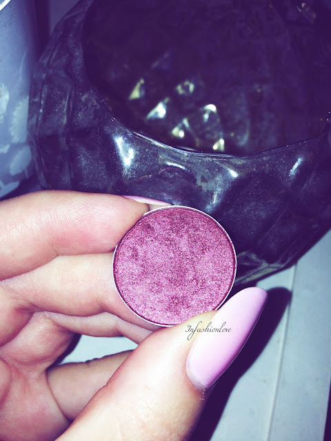 INFASHIONLOVE.COM: Smokey Eye with MAC Cranberry + Feline Power Kohl!