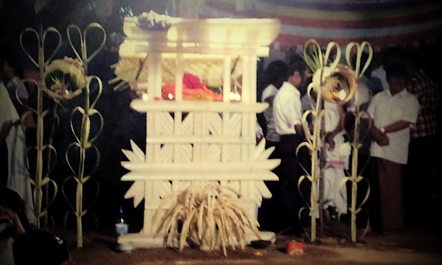 Baraneskanda Purana Viharaya Pilapitiya Kelaniya: Paththini Poojawa At ...
