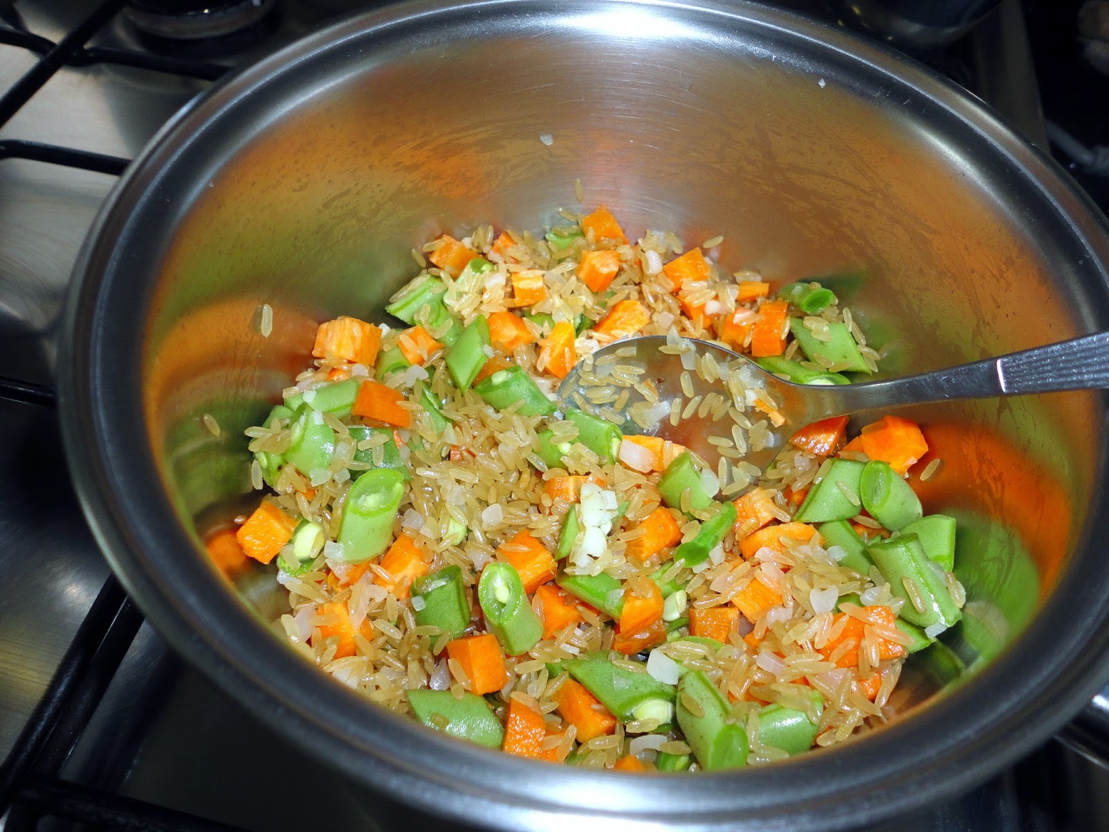 Diário de Dois Chefes de Cozinha: ARROZ INTEGRAL COM VAGEM E CENOURA