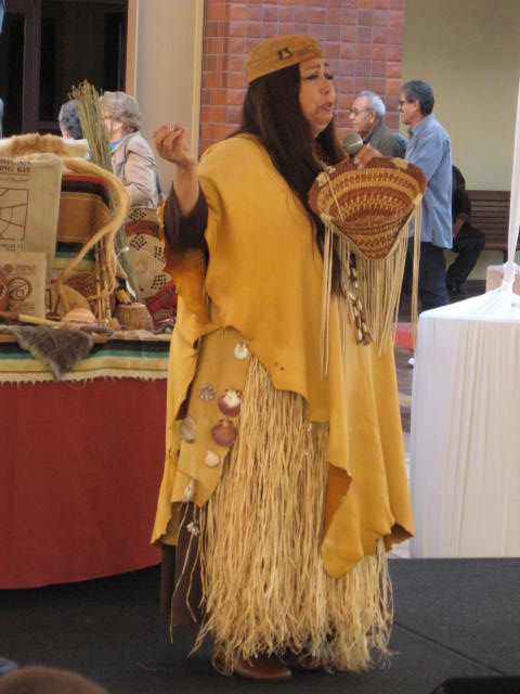 Henry's Western Round-up: INDIANS SURROUND AUTRY!