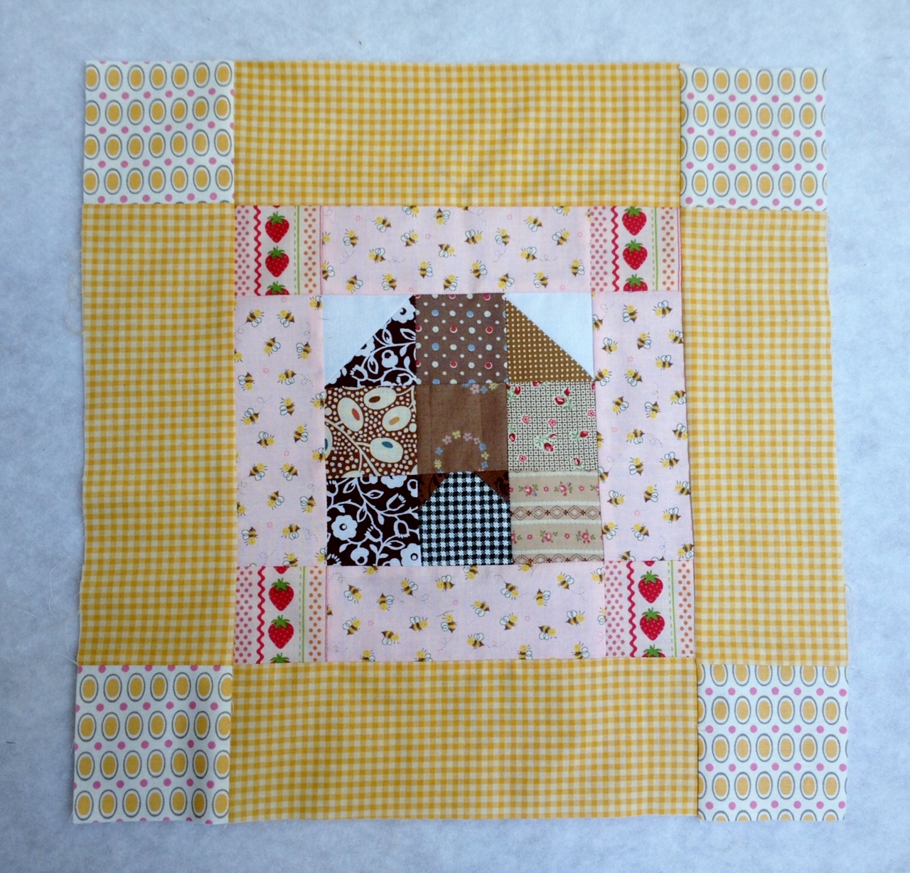 Freda's Beehive Quilt Block Tutorial - Freda's Hive