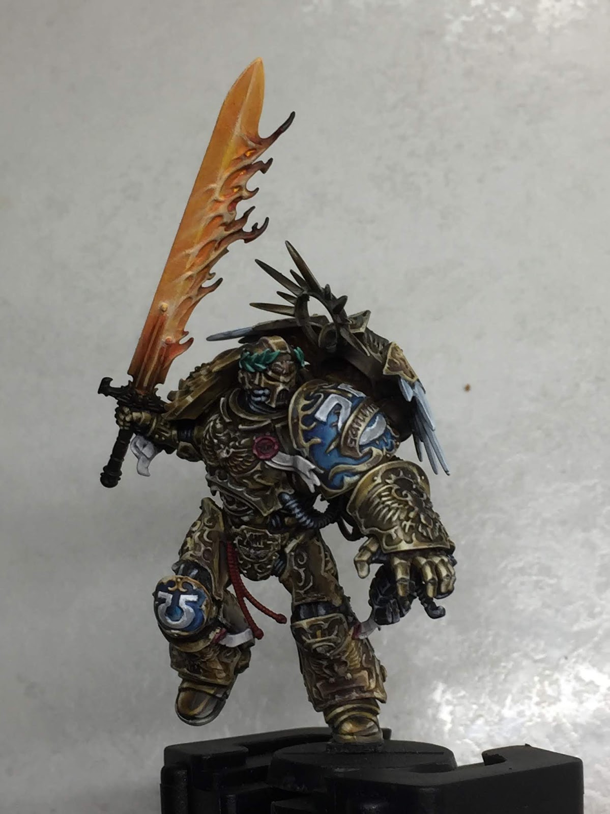 Bluewarp studios: WIP Roboute Guilliman - with NMM Gold Armour pt4