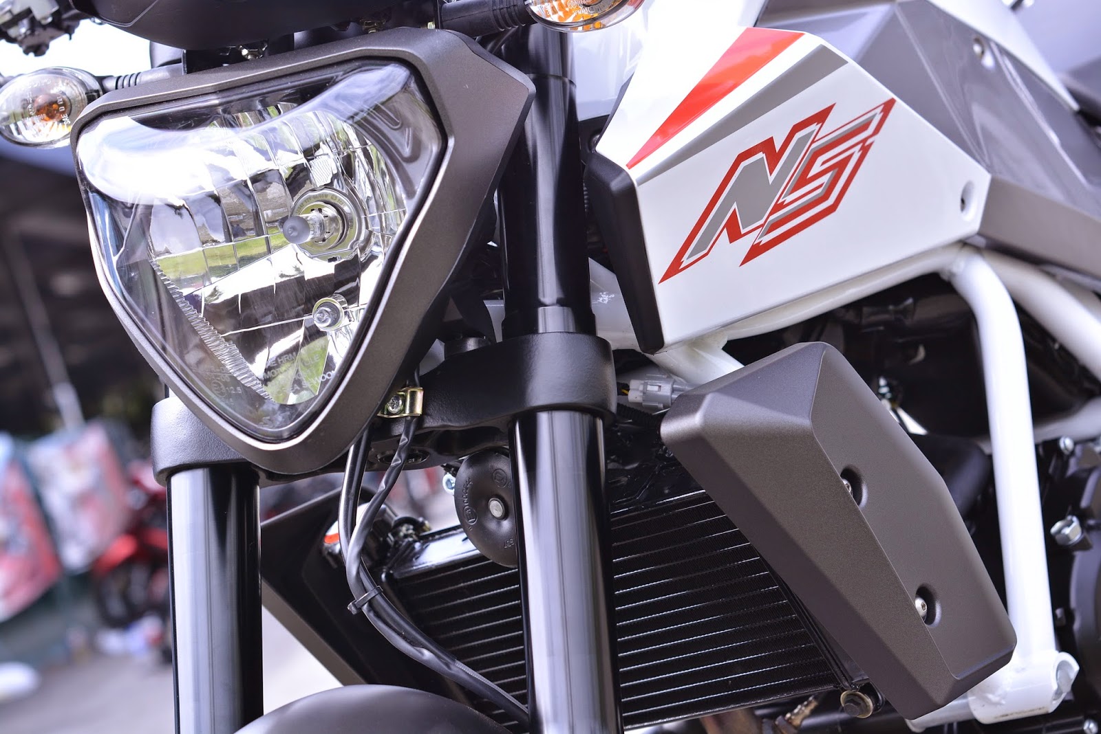 脫韁馬 之 廄: Naza與韓國KR Motors合作推出入門型重機 NAZA N5！