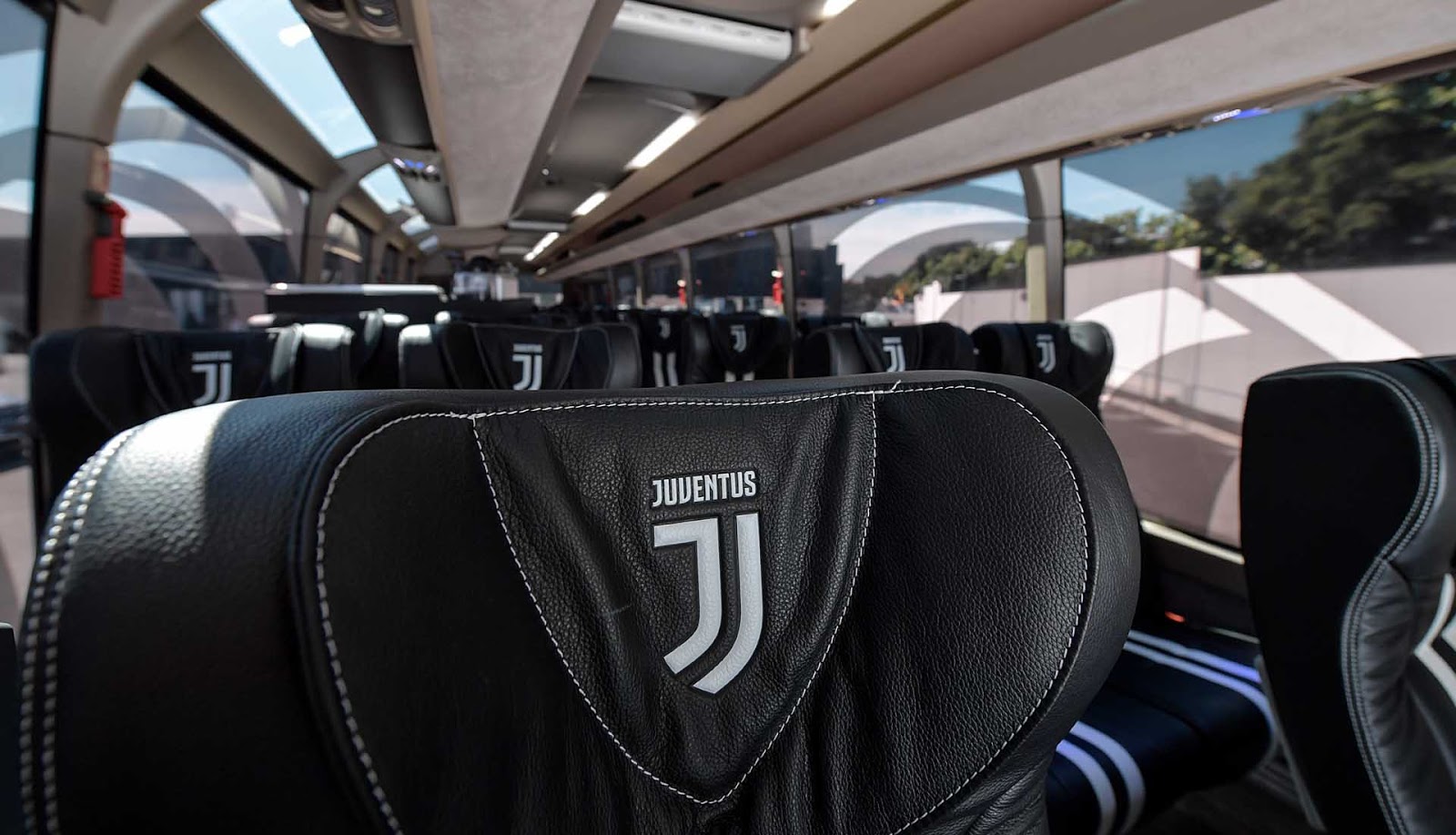 Oustanding New Juventus Team Bus Revealed - Footy Headlines