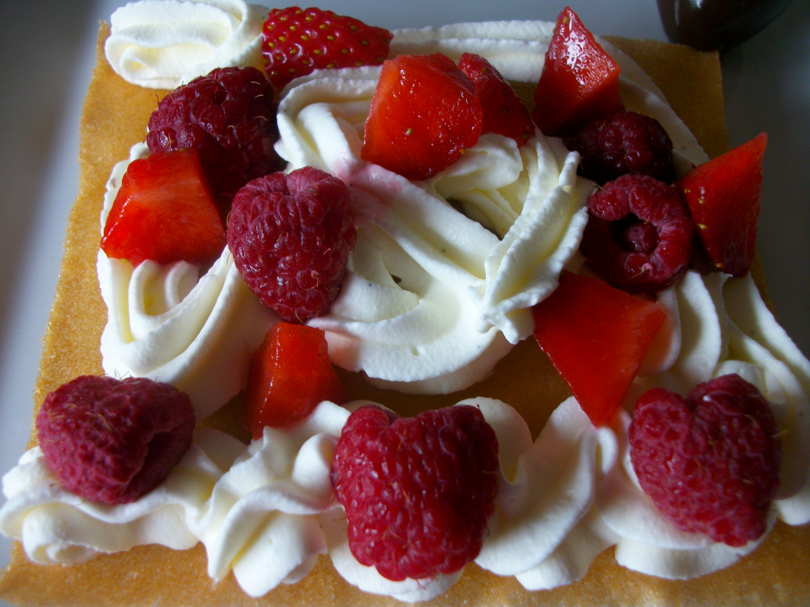 Las Natillas De La Abuela: TARTA ÁRABE DE VAINILLA ,FRESAS Y FRAMBUESAS