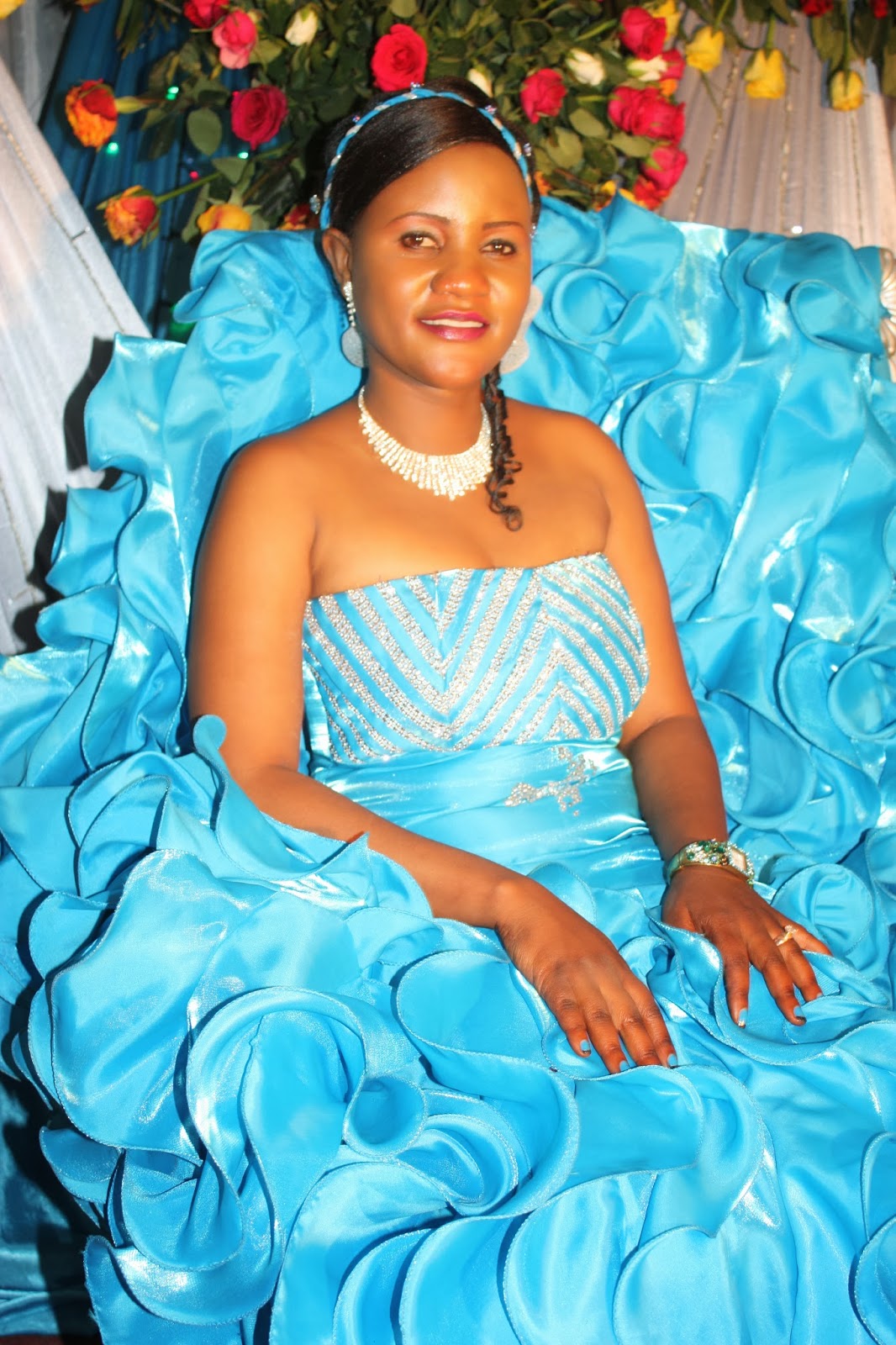 Mama JJ Fashion: TUNASHONA NA KUBUNI MITINDO MBALIMBALI YA NGUO ZA ...