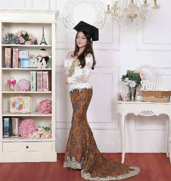 Model Baju Wisuda Terbaru : √ 30+ Model Kebaya Modern Hijab (KUTU BARU ...