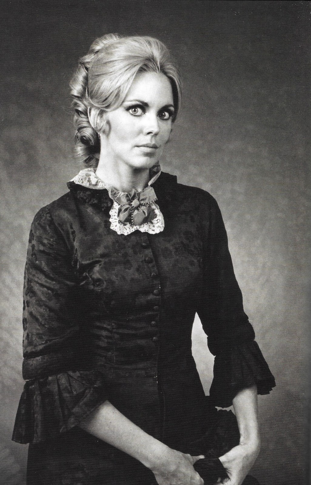 Shadows on the Wall: An Online Dark Shadows Fanzine: 1897: Angelique