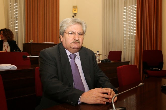 ΒΟΥΡ ΣΤΟ ΣΚΑΜΝΑΚΙ ΤΟΥ ΚΑΤΗΓΟΡΟΥΜΕΝΟΥ Ο ΔΙΩΤΗΣ.... ΤΟΝ ΠΡΩΗΝ ΕΠΙΚΕΦΑΛΗΣ ...