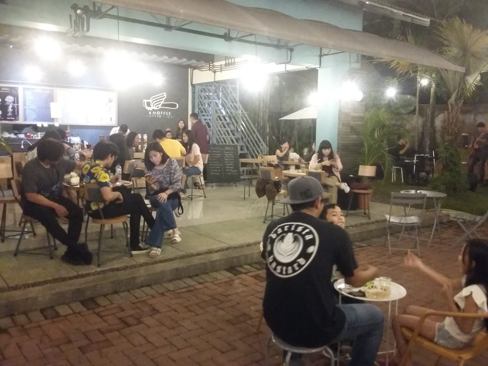 NOW OPENING: Moffee Coffee Store Konsep Baru Cafe Kaula Muda Jaman Now ...